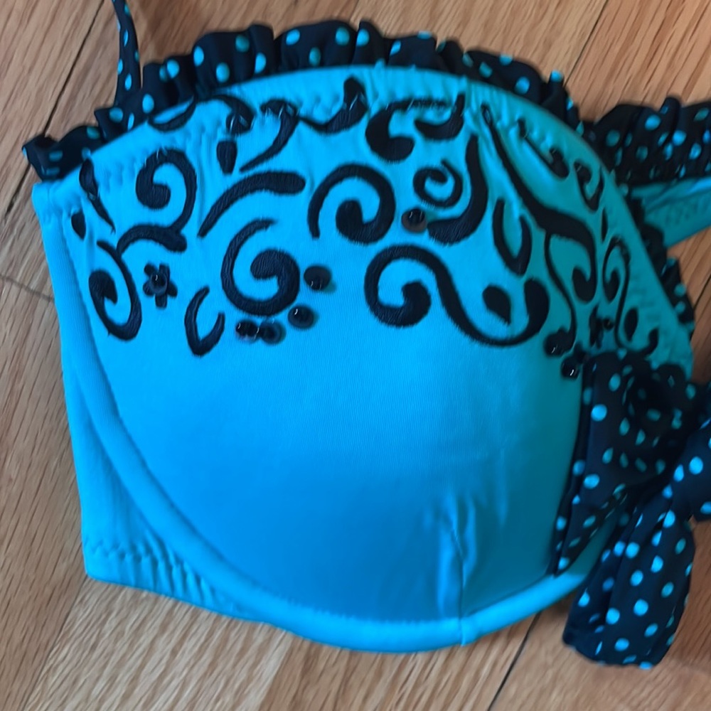 Betsy Johnson Retro Pinup Style Bikini Gem